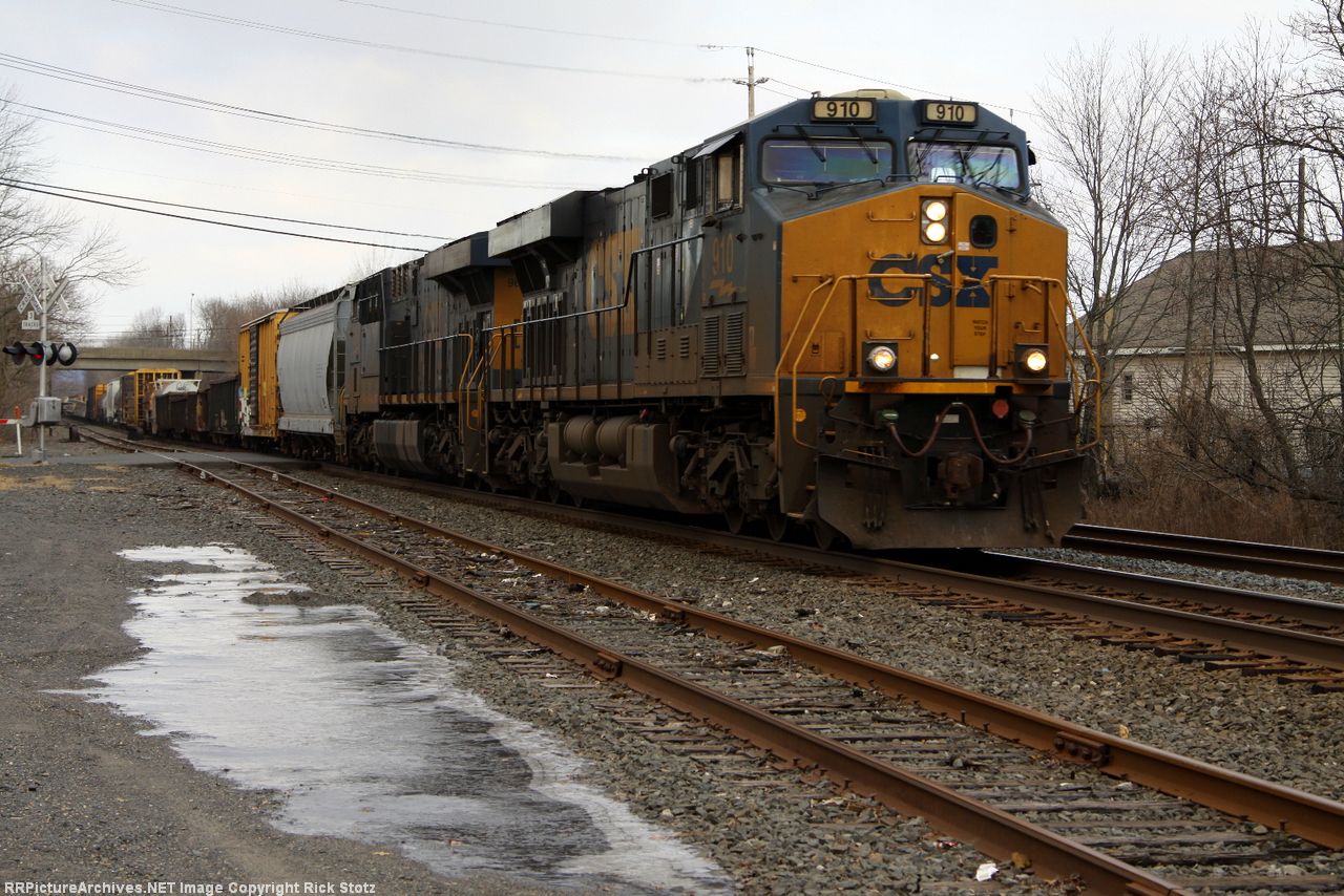 CSX 910